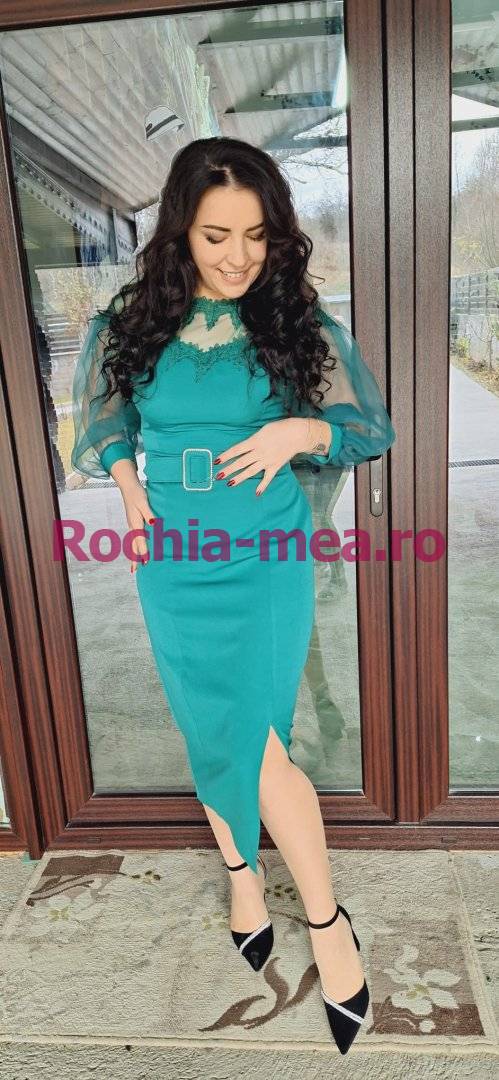 Rochie verde cu dantela si crapatura pe picior 36